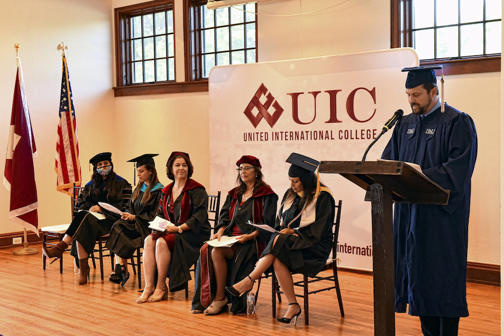 UIC Awards Associate And Bachelor Degrees On The 20th Commencement ...